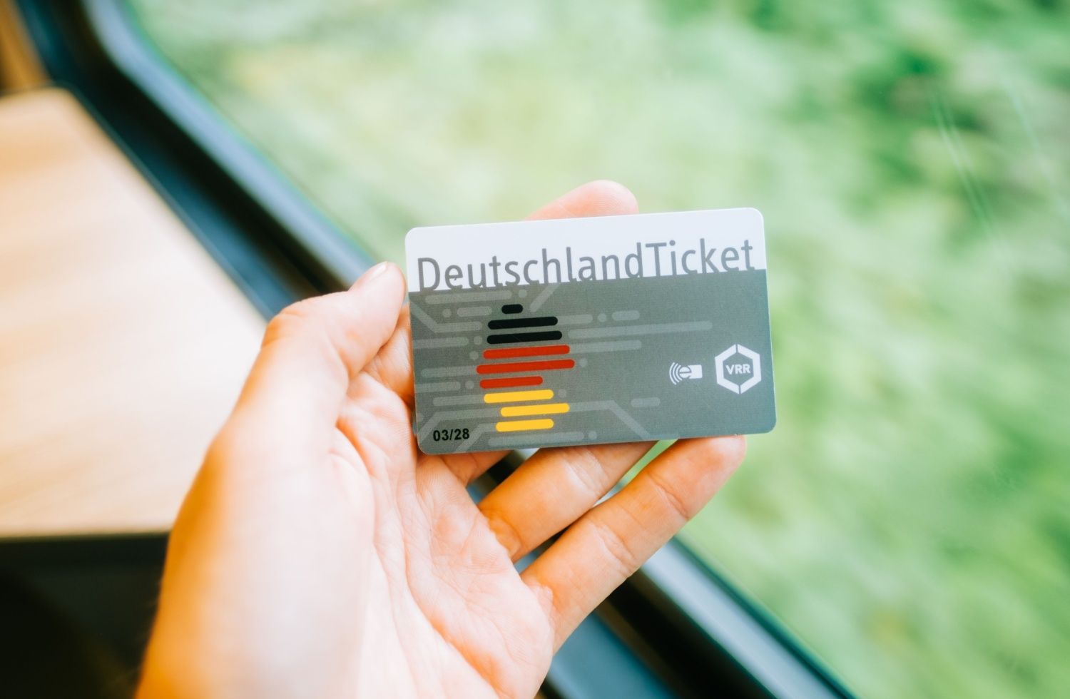Aktien.news - Deutschlandticket steigt 2026 auf 63 Euro